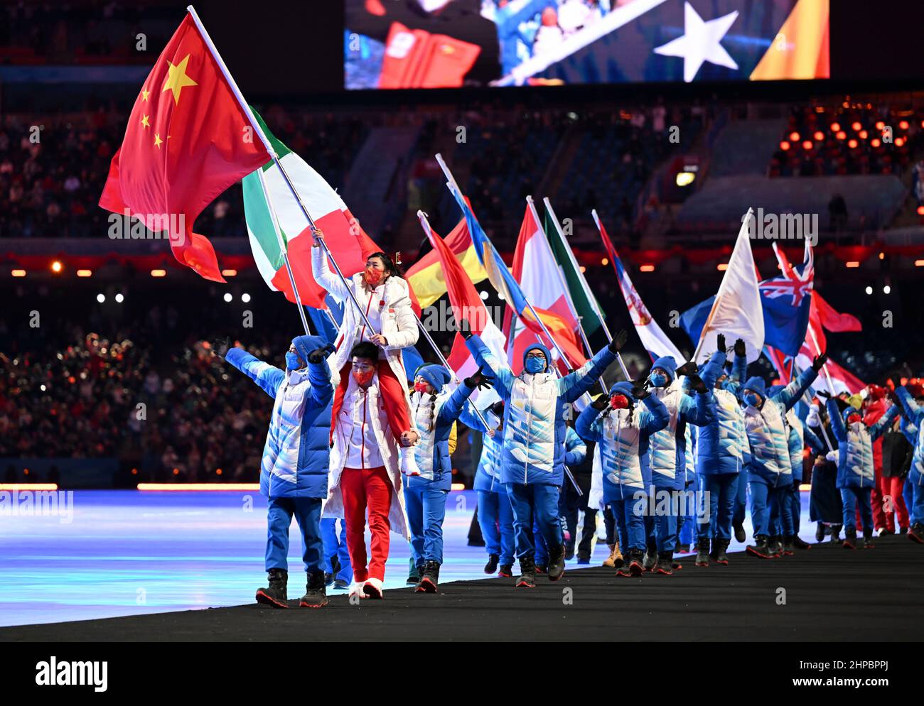Peking, China. 20th. Februar 2022. Die Athleten Parade während der ...
