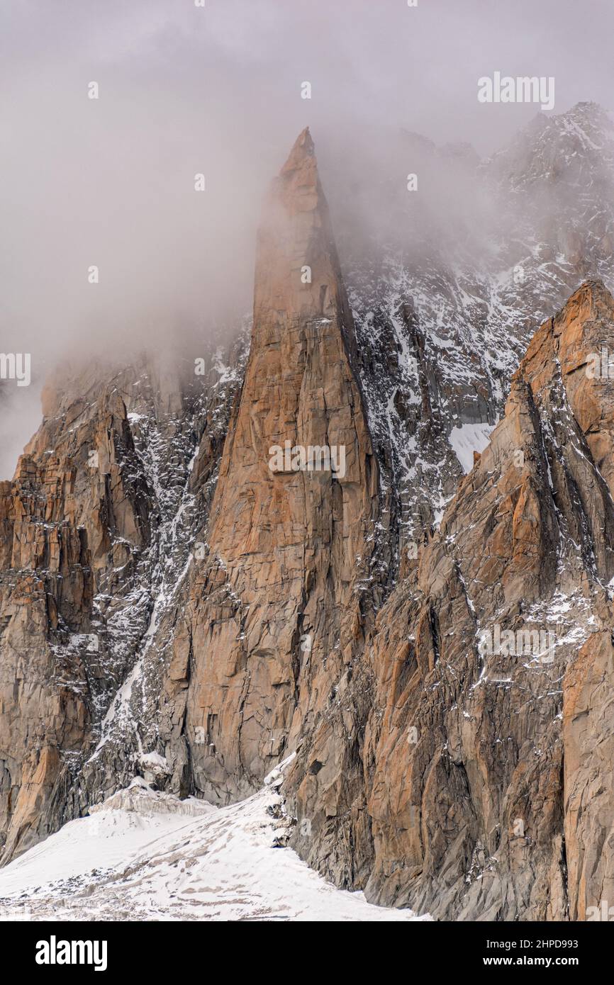 Mont blanc monte bianco massif -Fotos und -Bildmaterial in hoher Auflösung – Alamy