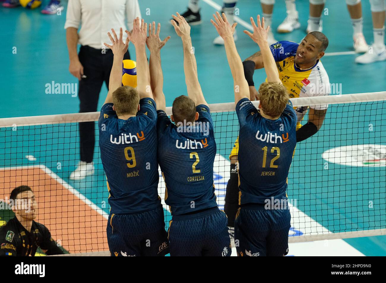 Perkinelmer modena angriff -Fotos und -Bildmaterial in hoher Auflösung – Alamy