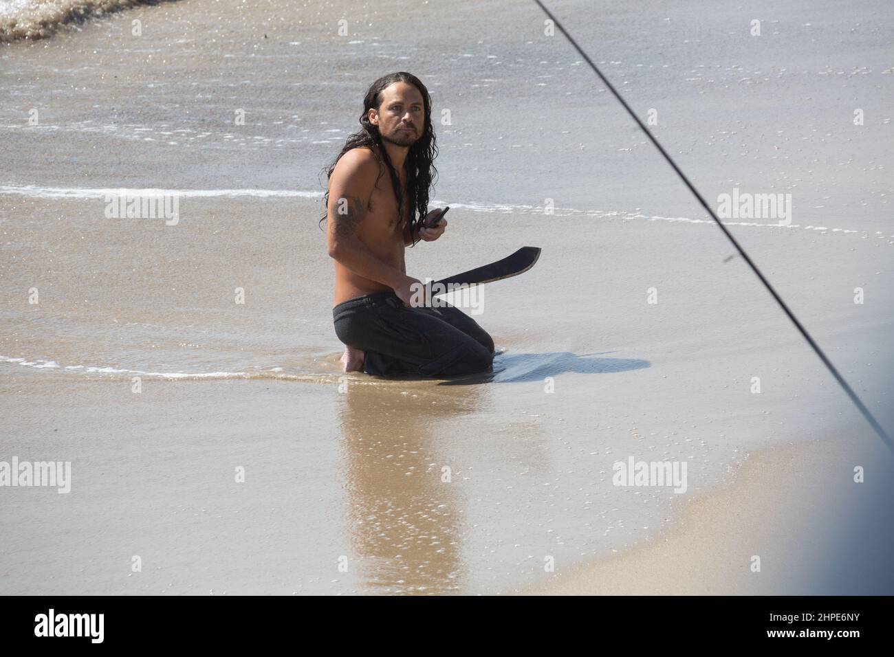 Los Angeles, CA, 20. Februar 2022 - Ein Mann mit einer Machete am ...