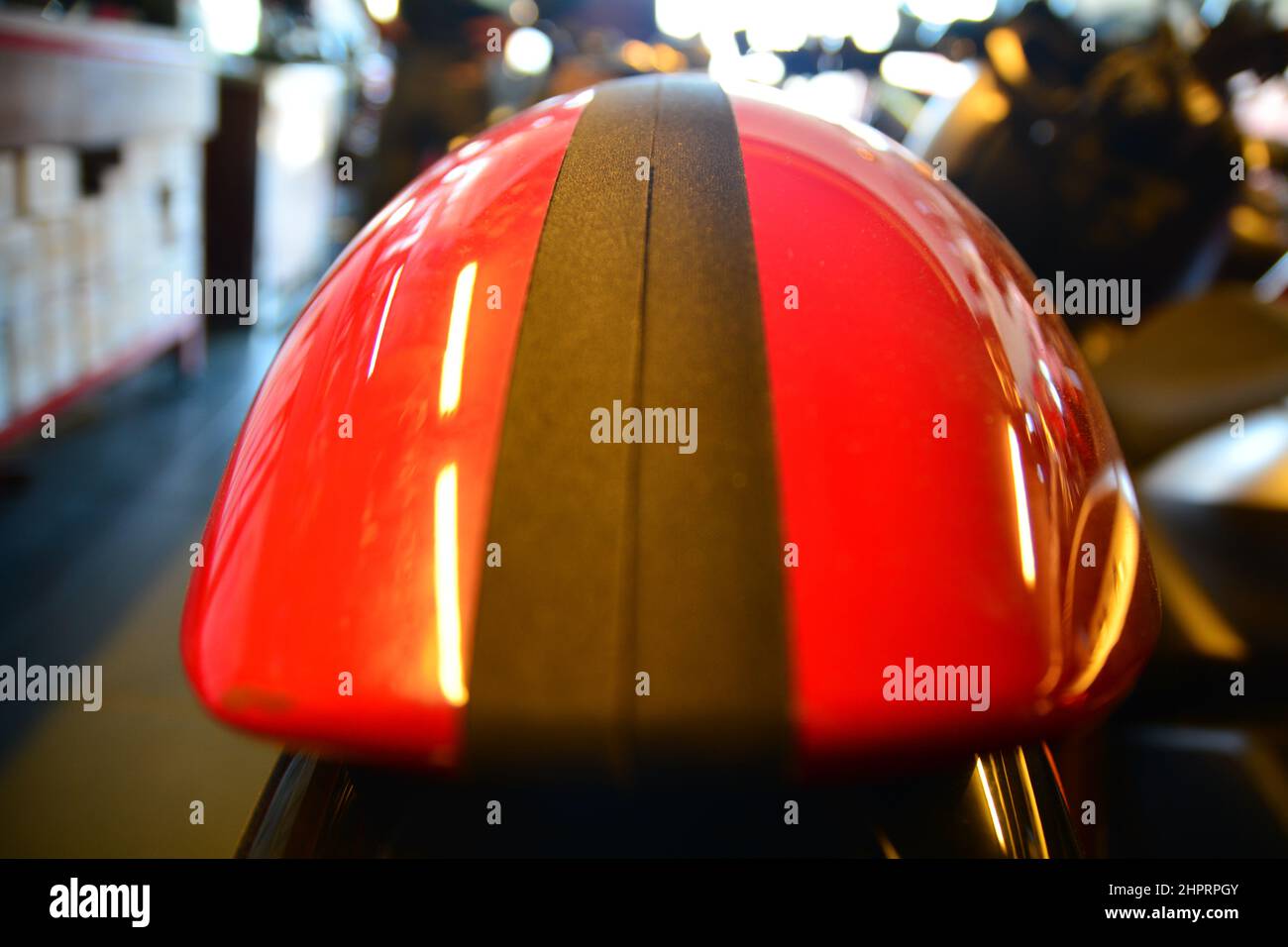 Black leather motorcycle cap -Fotos und -Bildmaterial in hoher ...
