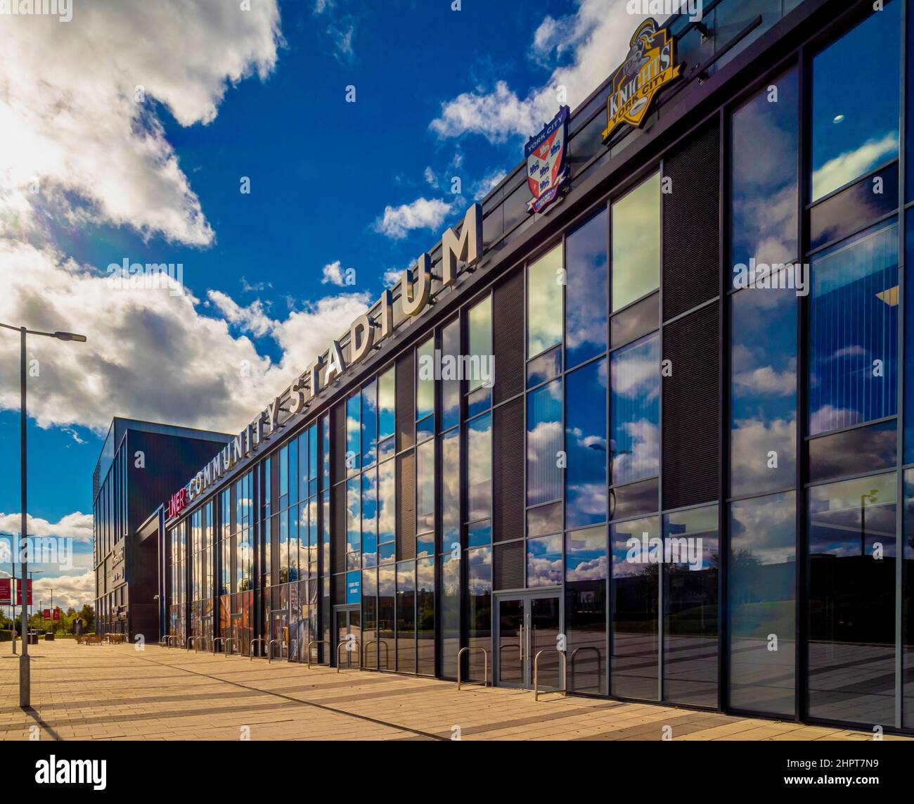 Stadion reflexionen -Fotos und -Bildmaterial in hoher Auflösung – Alamy