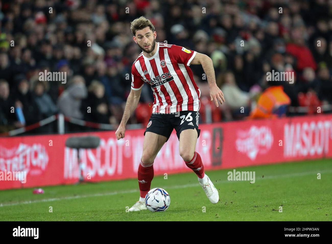 Charlie Goode #26 von Sheffield United greift während des Sky Bet ...