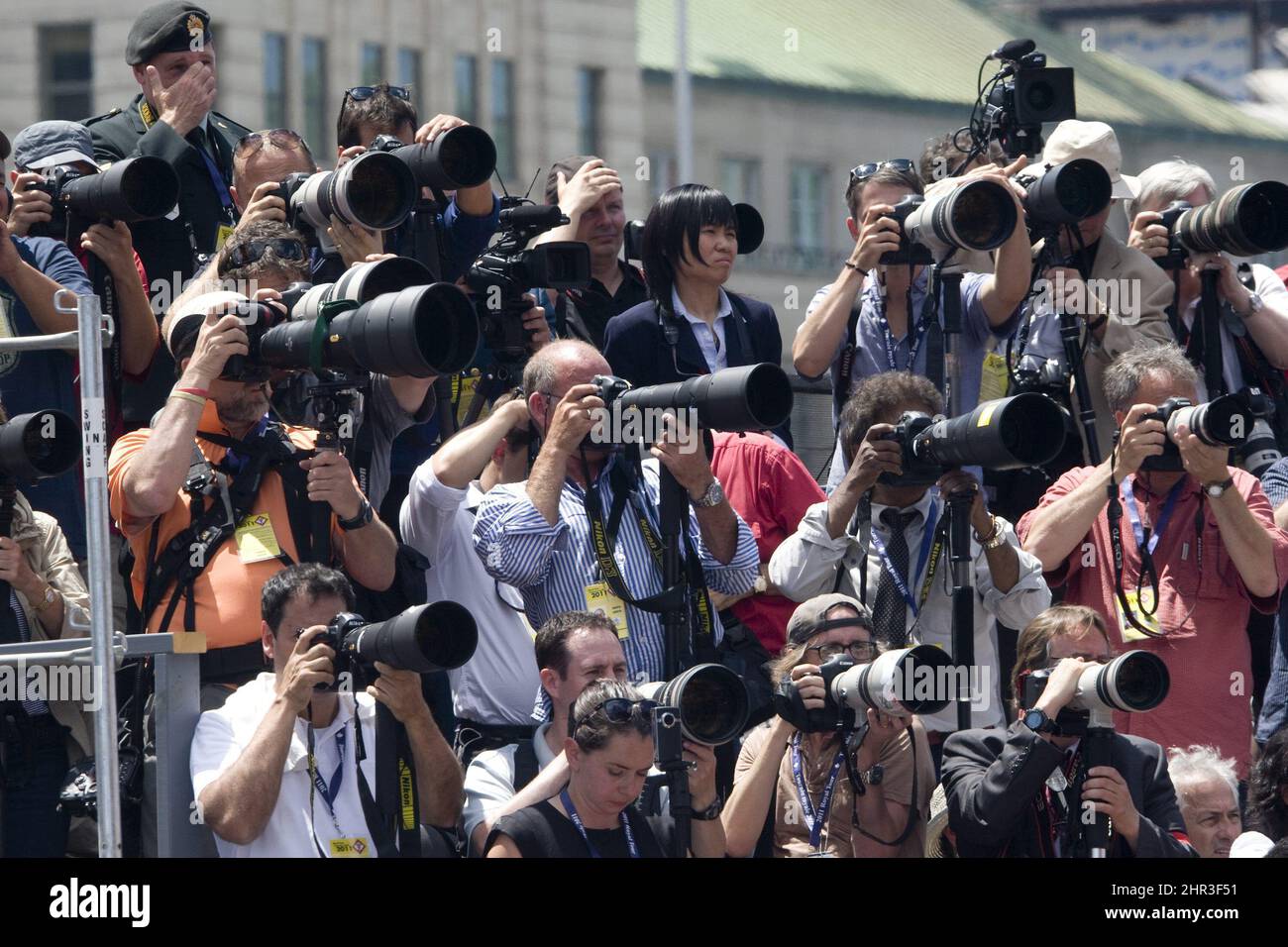 Fotografen fotografieren den Herzog und die Herzogin von Cambridge ...