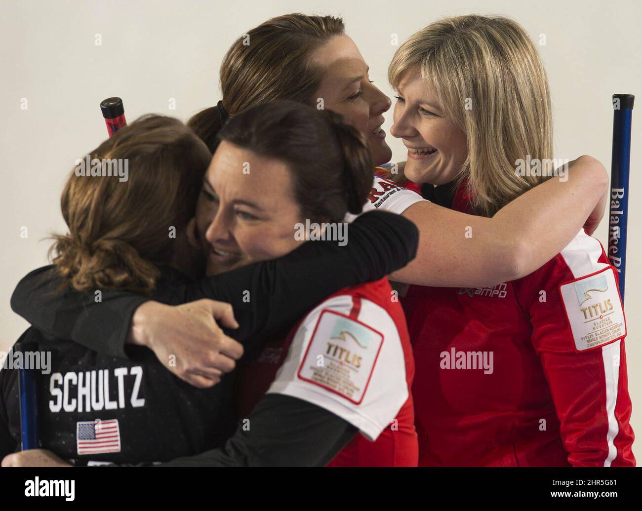 Jessica Schultz, Ann Swisshelm, Debbie McCormick und Erika Brown, von ...