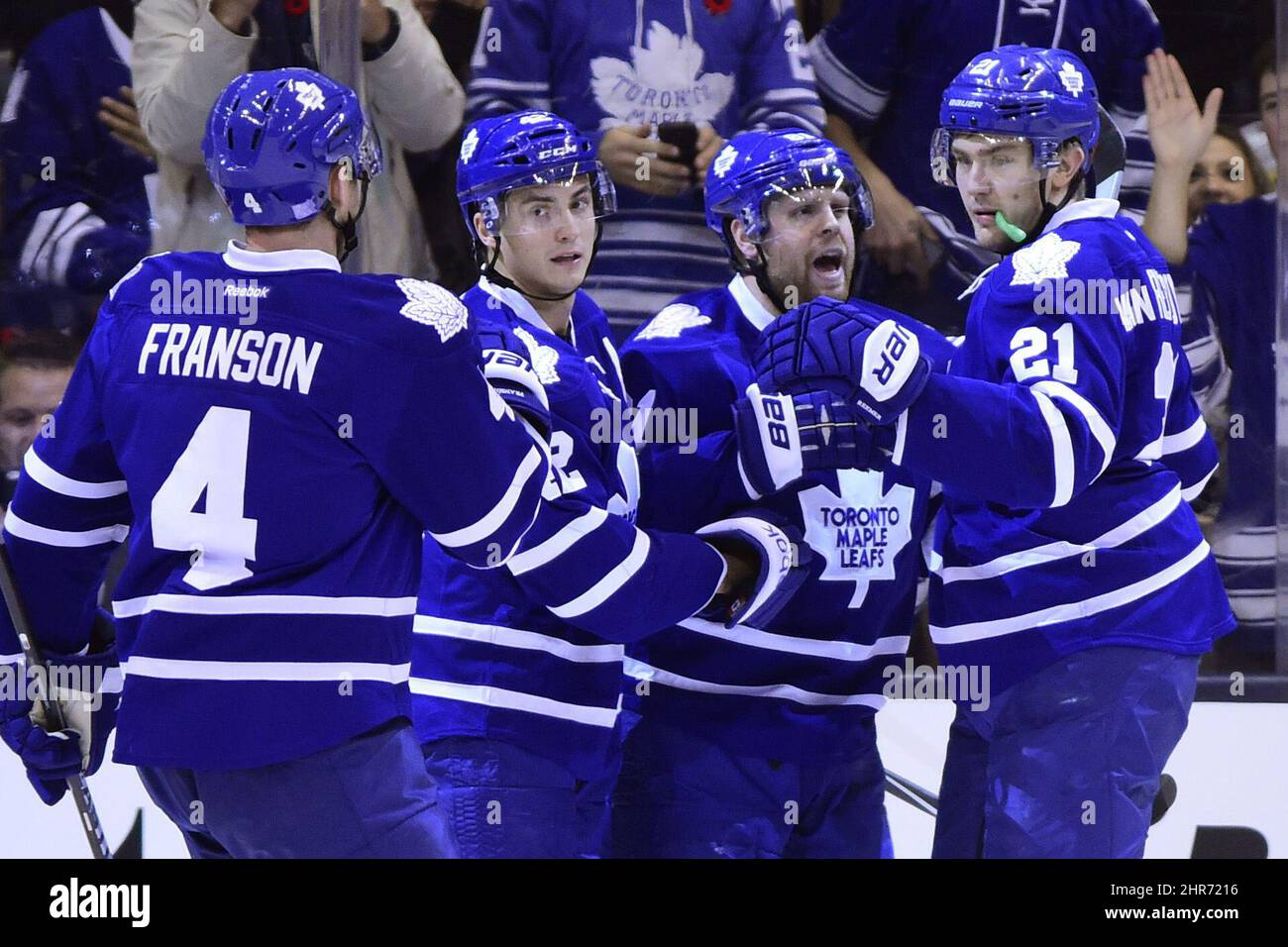 Toronto Cody Franson von Maple Leafs, von links nach rechts, Tyler ...