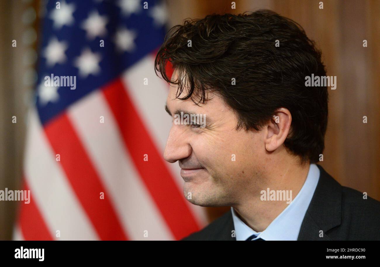 Premierminister Justin Trudeau lächelt, als er sich am Freitag, den 3 ...