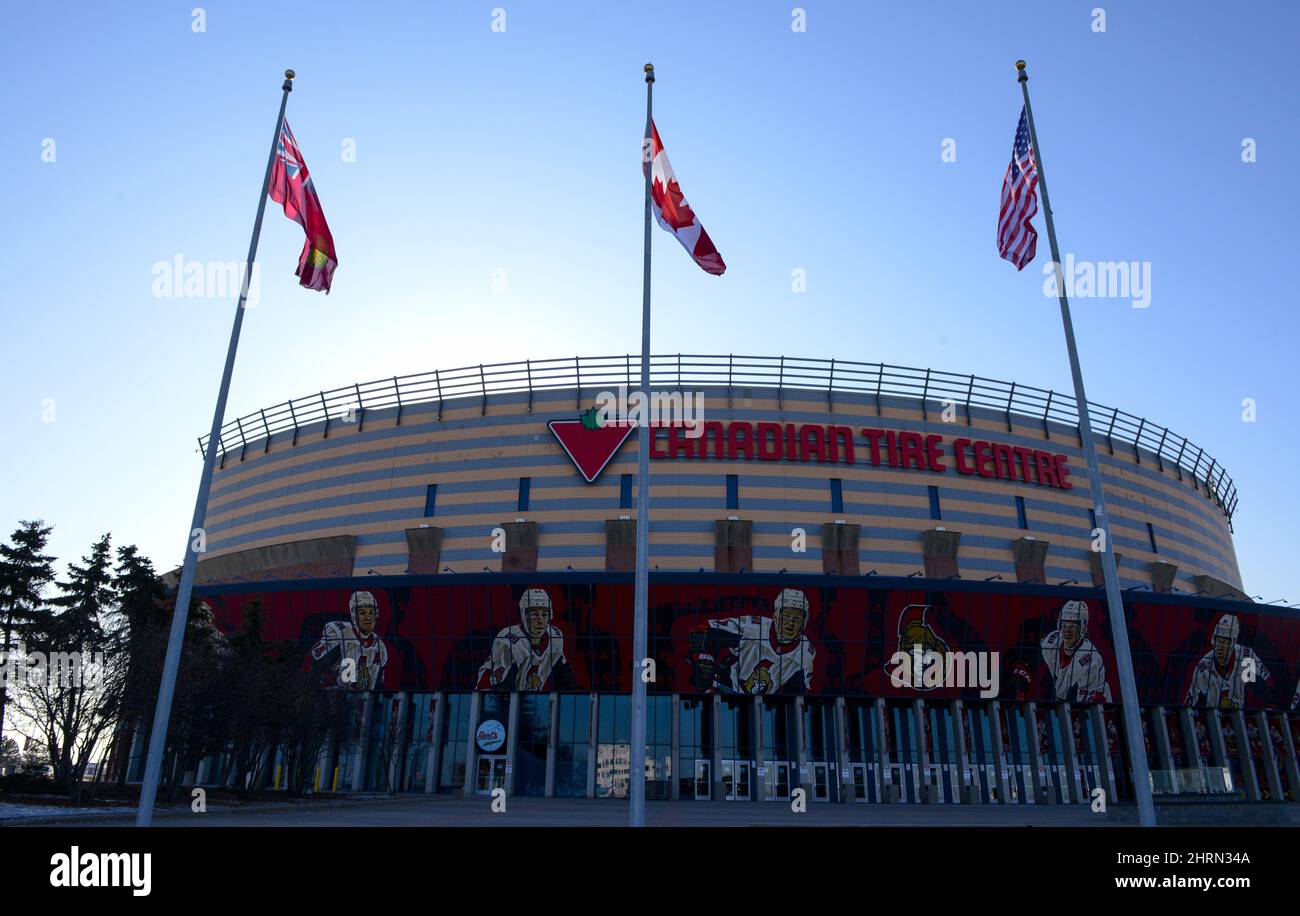 Heimstadion der Ottawa Senators das „Canadian Tire Center“ ist am ...