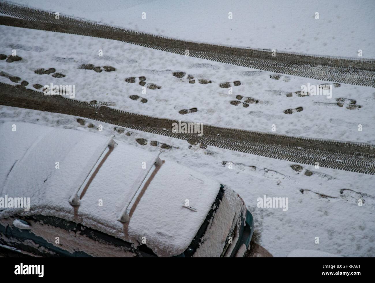 Passanten auto -Fotos und -Bildmaterial in hoher Auflösung – Alamy