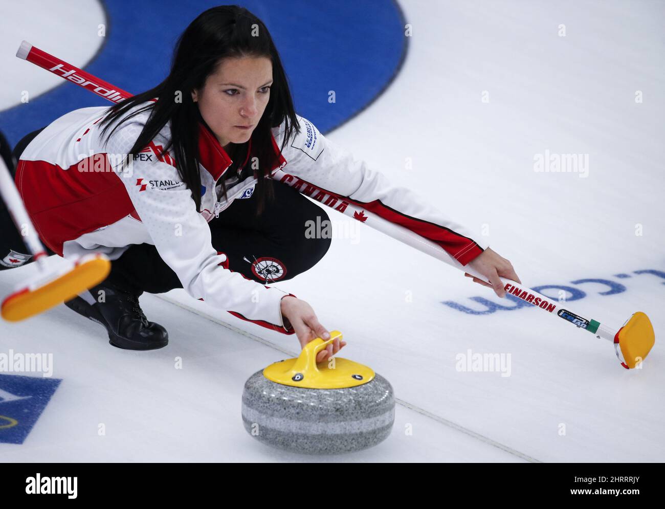Team Canada skip Kerri Einarson trifft China bei der Curling ...