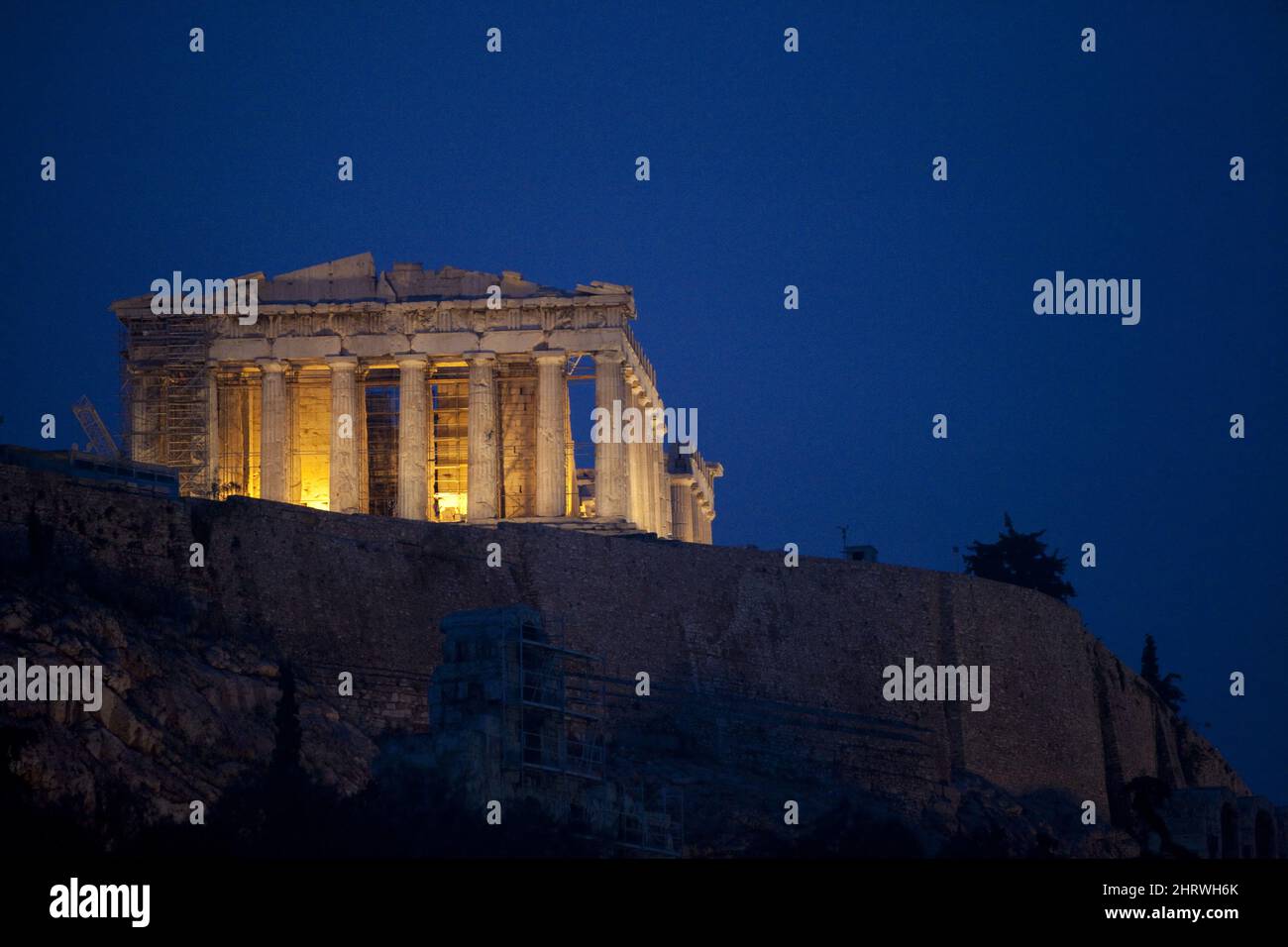 Der parthenon ist auf der Akropolis in Athen, Griechenland, am Montag ...