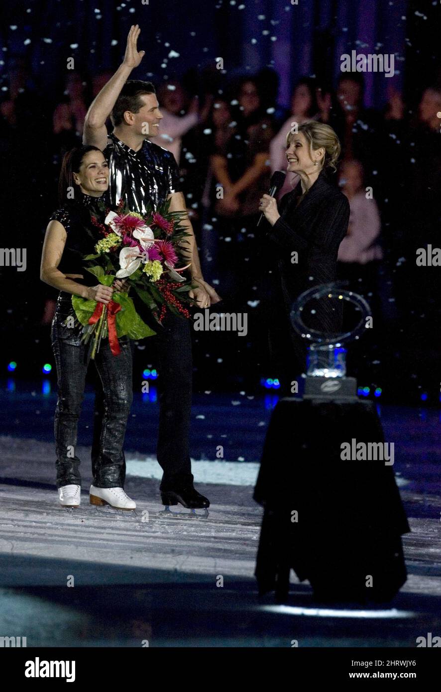 Jamie Sale (links) und Craig Simpson (Mitte) feiern den Gewinn des ...