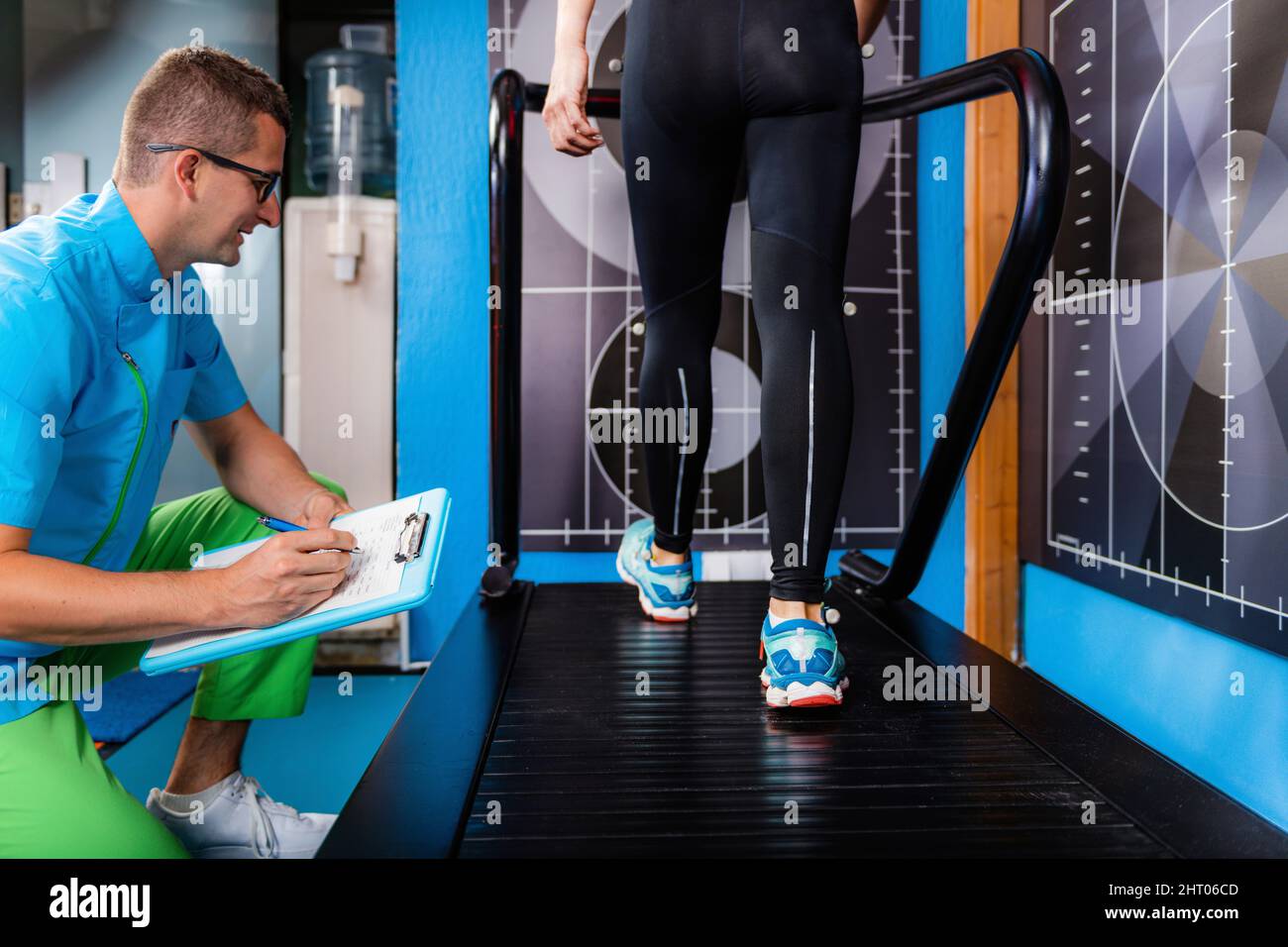 Menschliche gangart -Fotos und -Bildmaterial in hoher Auflösung – Alamy