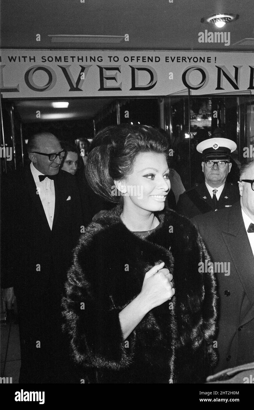 Dame l 1965 sophia loren -Fotos und -Bildmaterial in hoher Auflösung ...