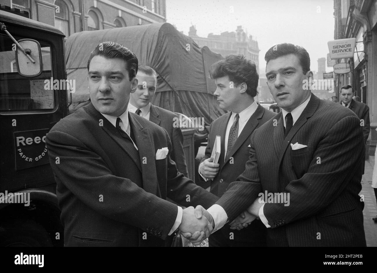 Kray zwillinge -Fotos und -Bildmaterial in hoher Auflösung – Alamy