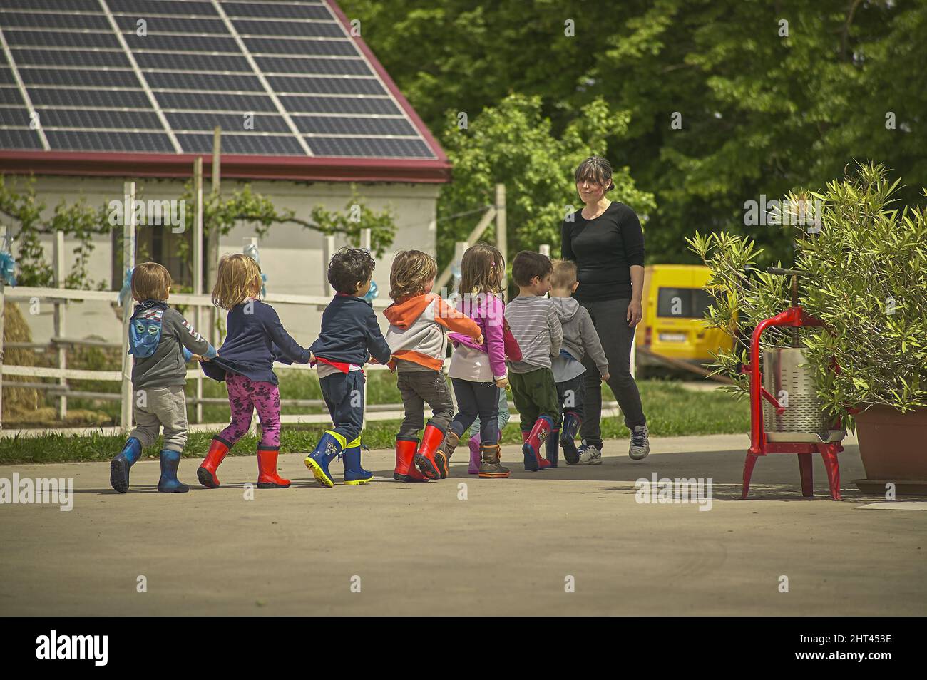 32 kinder -Fotos und -Bildmaterial in hoher Auflösung – Alamy
