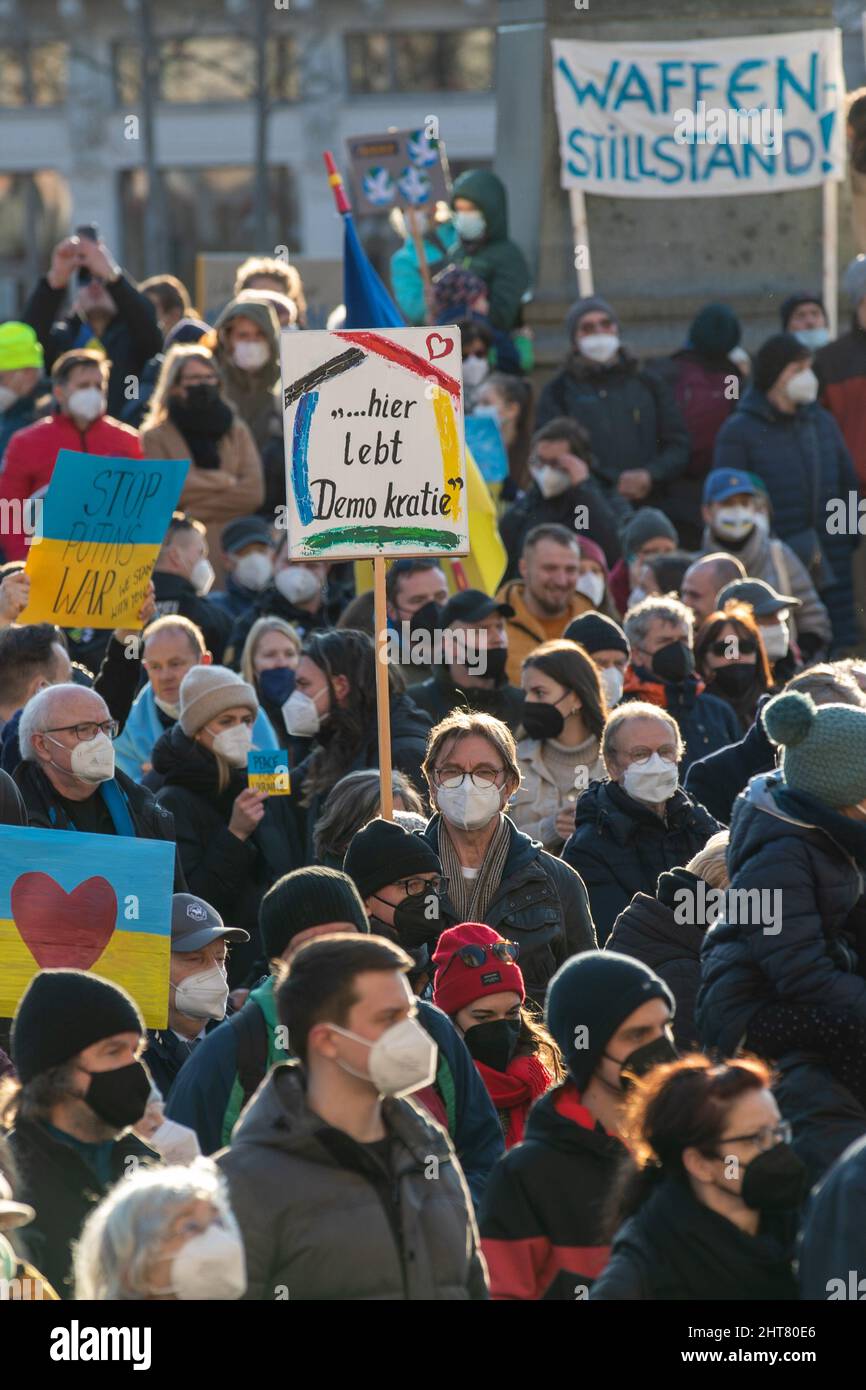 Russland parteien plakat -Fotos und -Bildmaterial in hoher Auflösung ...