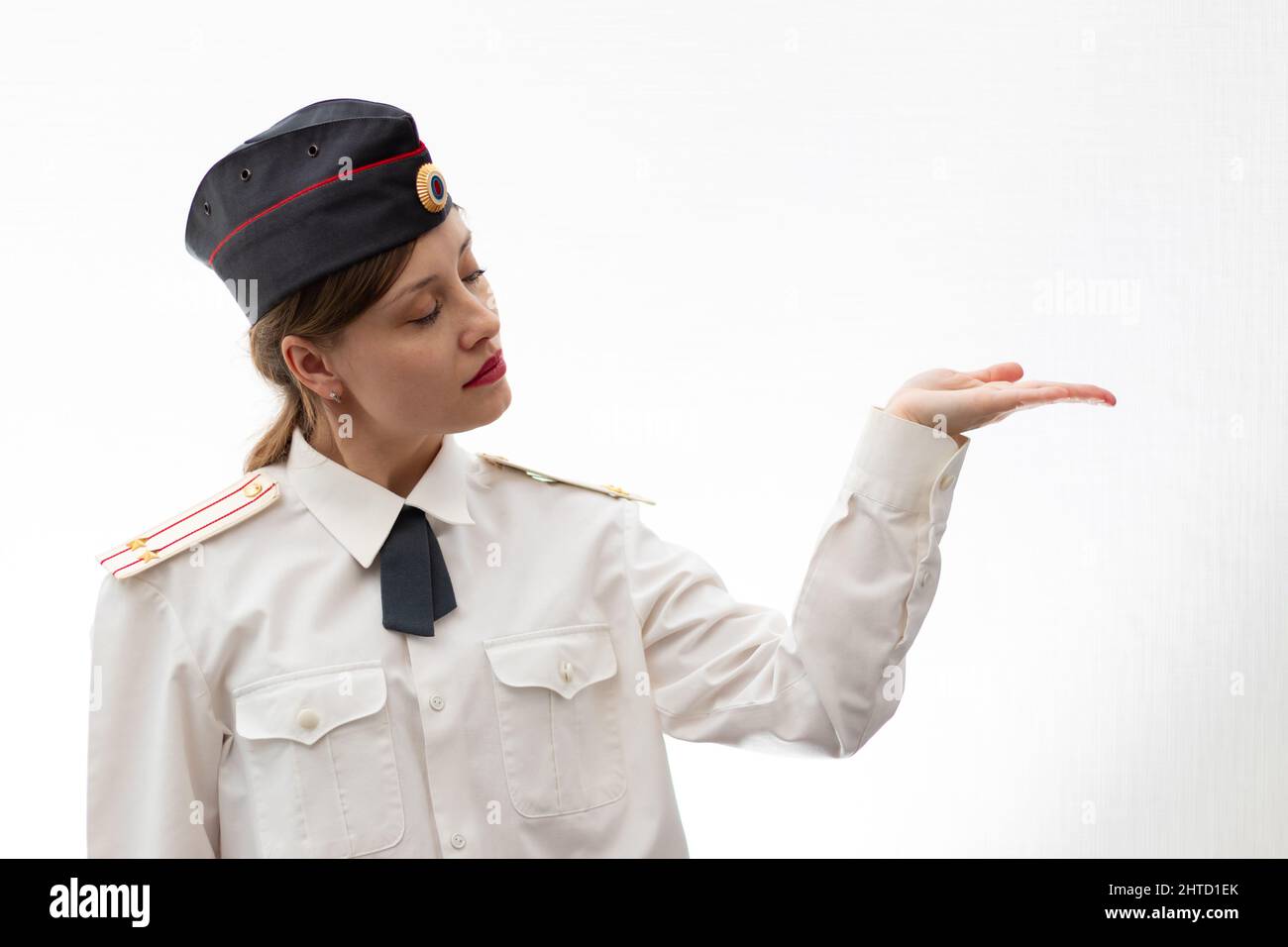 Russian police officer in uniform -Fotos und -Bildmaterial in hoher ...