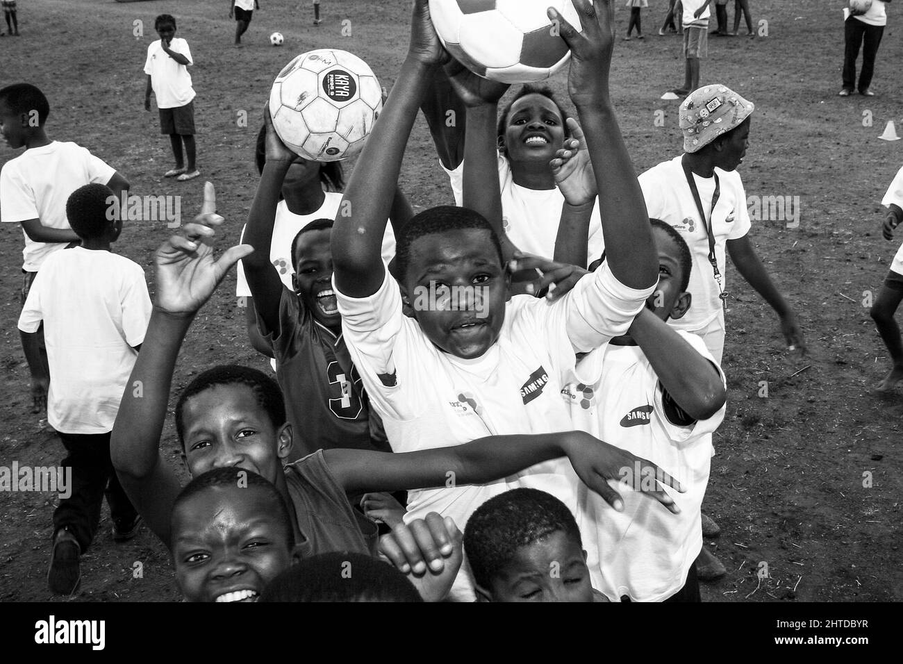 South african children play soccer -Fotos und -Bildmaterial in hoher ... South african children play soccer -Fotos und -Bildmaterial in hoher ...