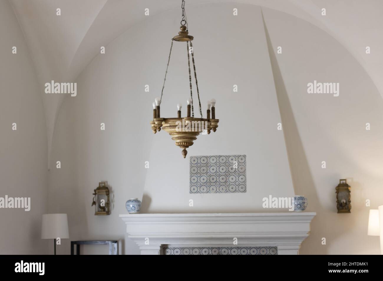 Decke hing -Fotos und -Bildmaterial in hoher Auflösung – Alamy