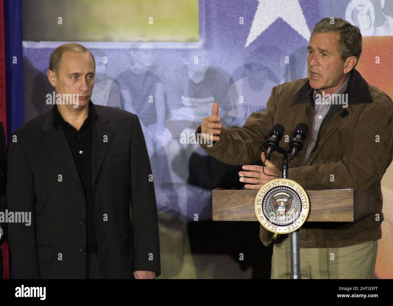 15. November 2001: US-Präsident GEORGE W. BUSH und der russische ...