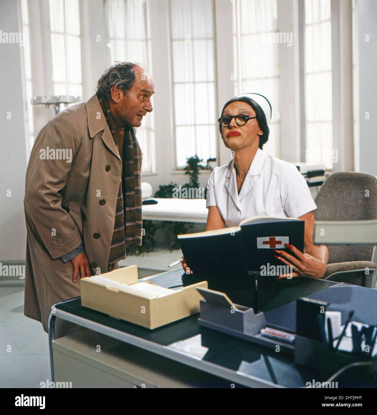 Die Mary Show, Travestie-Show mit Mary aka Georg Preuße, Folge 5 im ...