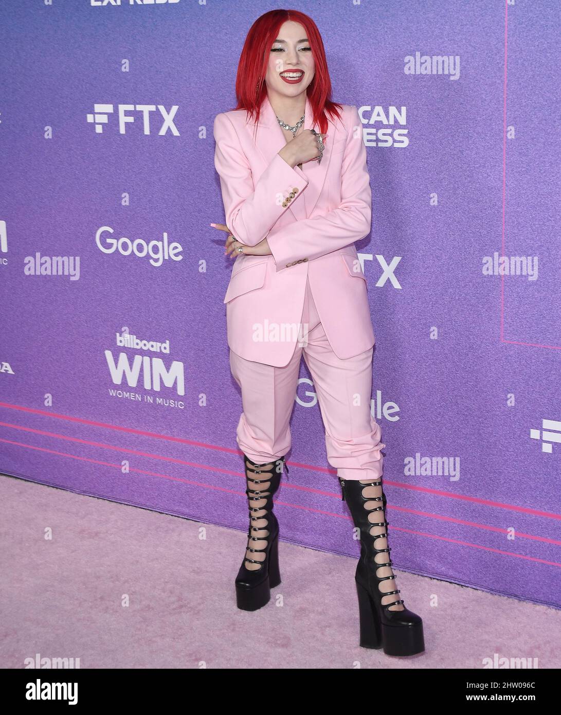 Ava Max 2022 Fotos Und Bildmaterial In Hoher Auflösung Alamy
