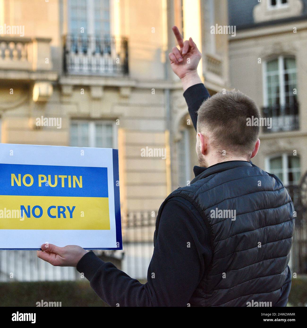 Nach dem Einmarsch Russlands in die Ukraine fand in Straßburg eine ...