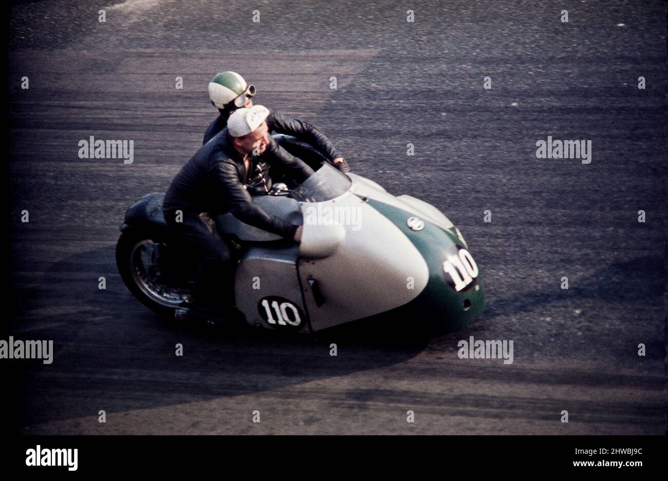 Racing sidecar outfit -Fotos und -Bildmaterial in hoher Auflösung – Alamy