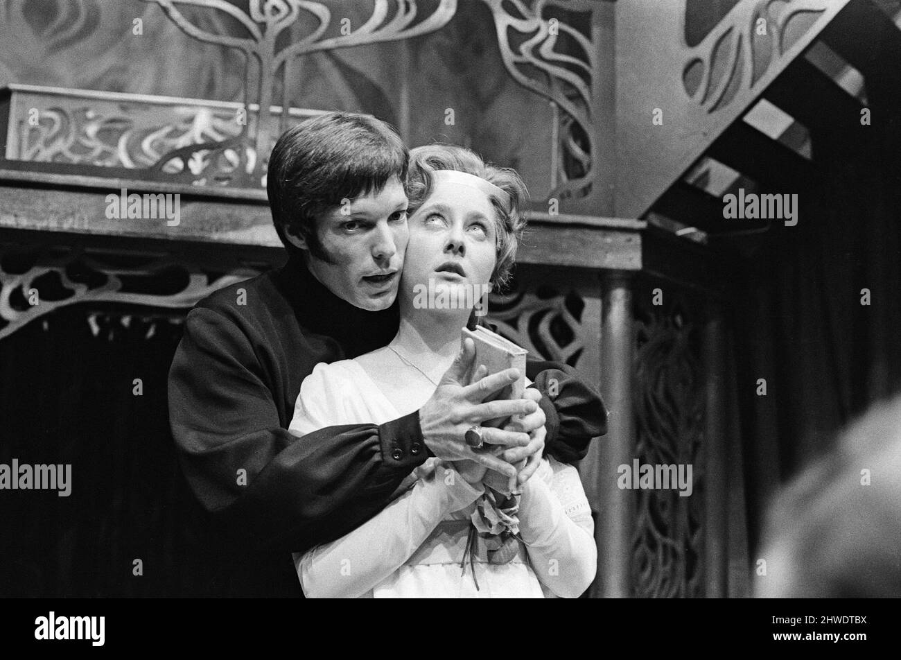 Actor richard chamberlain -Fotos und -Bildmaterial in hoher Auflösung ...