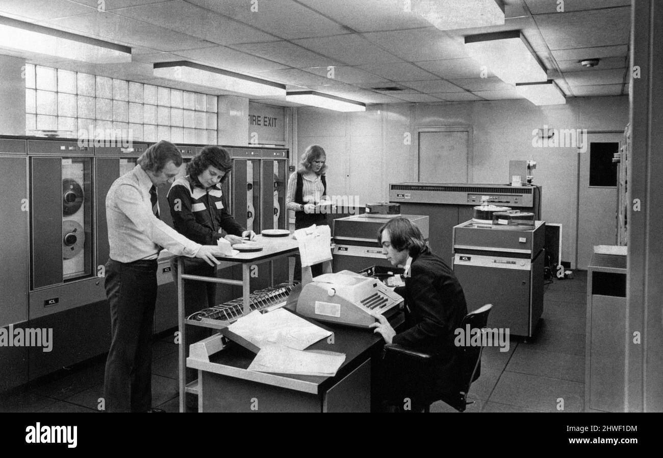 1970 arbeitsplatz Schwarzweiß-Stockfotos und -bilder - Alamy