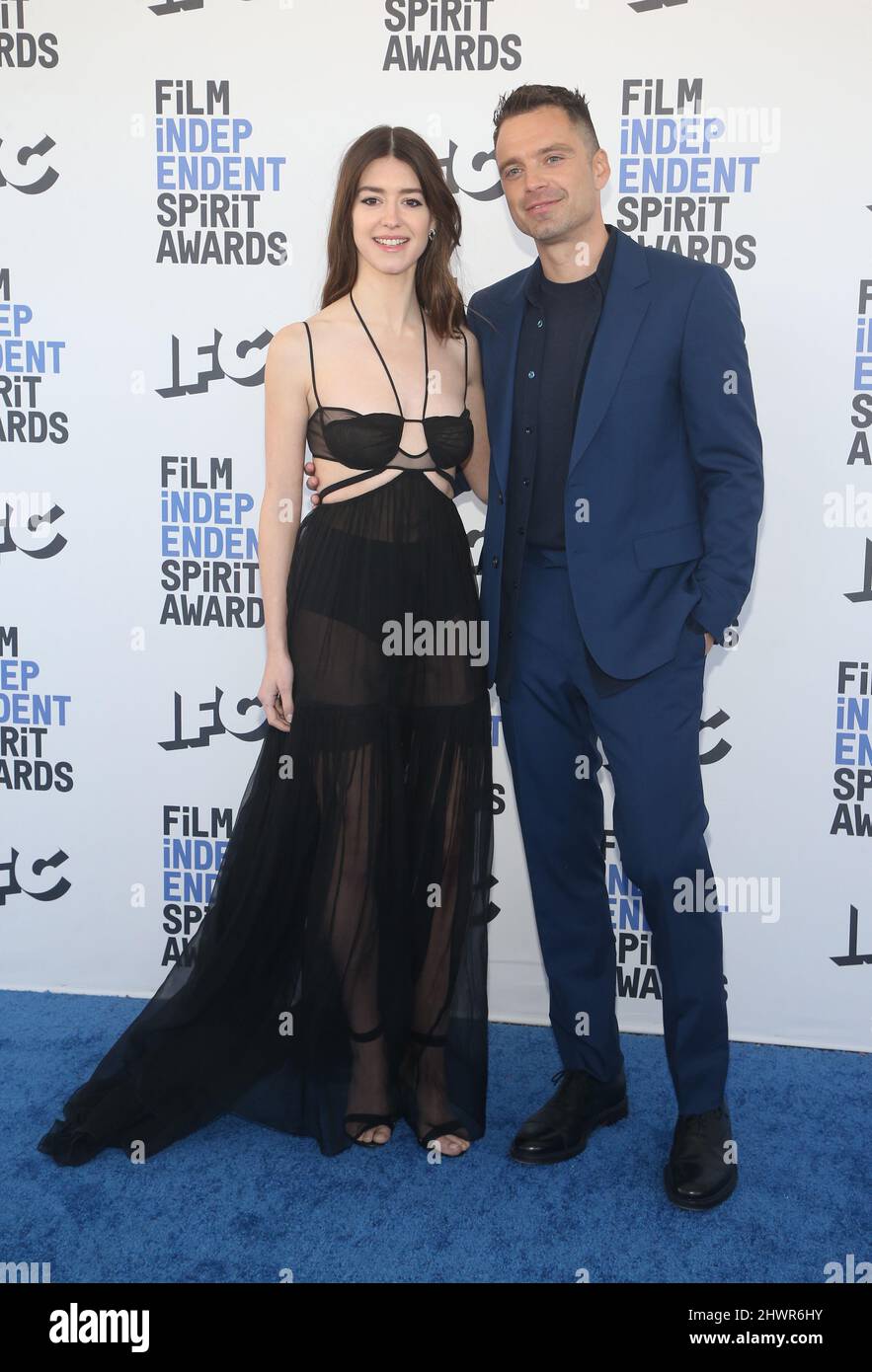 Sebastian stan und daisy edgar jones -Fotos und -Bildmaterial in hoher ...