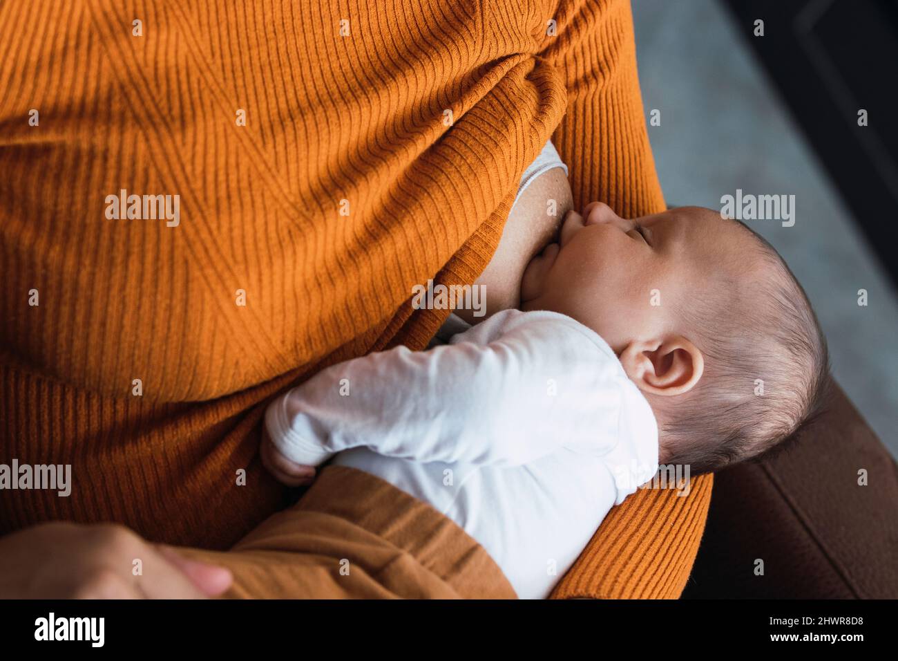 Geburt stillen -Fotos und -Bildmaterial in hoher Auflösung – Alamy