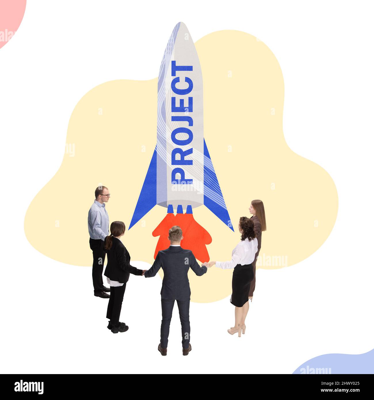 Kreatives Design. Gruppe von Menschen, Mitarbeiter, die um eine große ...