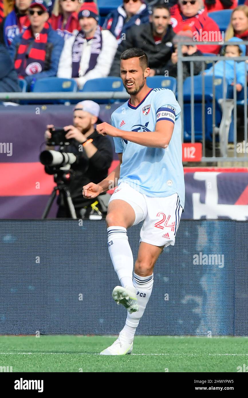 5. März 2022: Matt Hedges (24), Verteidiger des FC Dallas, übergibt den ...