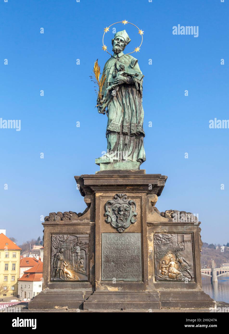 Saint john nepomuk statue -Fotos und -Bildmaterial in hoher Auflösung ...