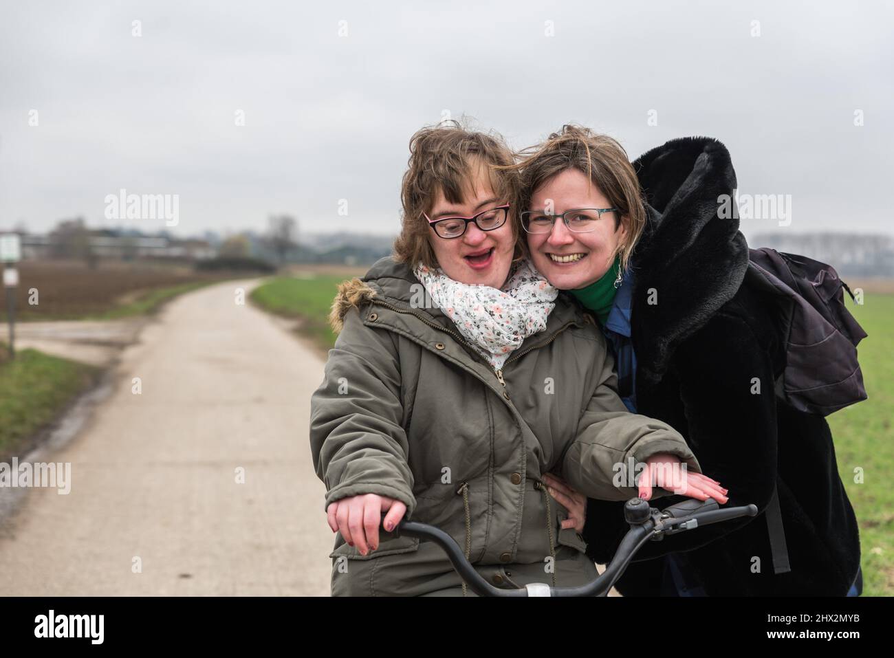 Geistig behinderte frau -Fotos und -Bildmaterial in hoher Auflösung – Alamy