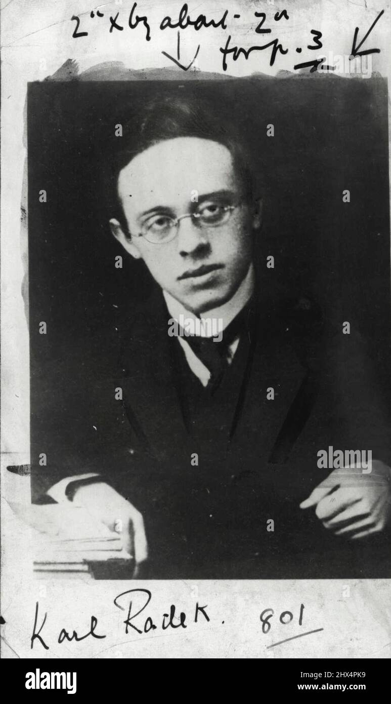 Karl berngardovich radek -Fotos und -Bildmaterial in hoher Auflösung ...