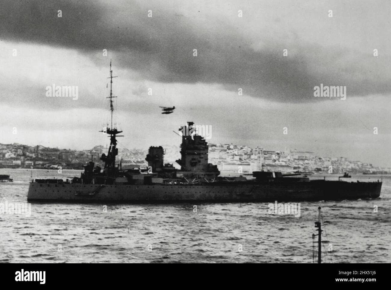 Britische Kriegsschiffe im Tejo -- Unser Foto, das vor kurzem ...