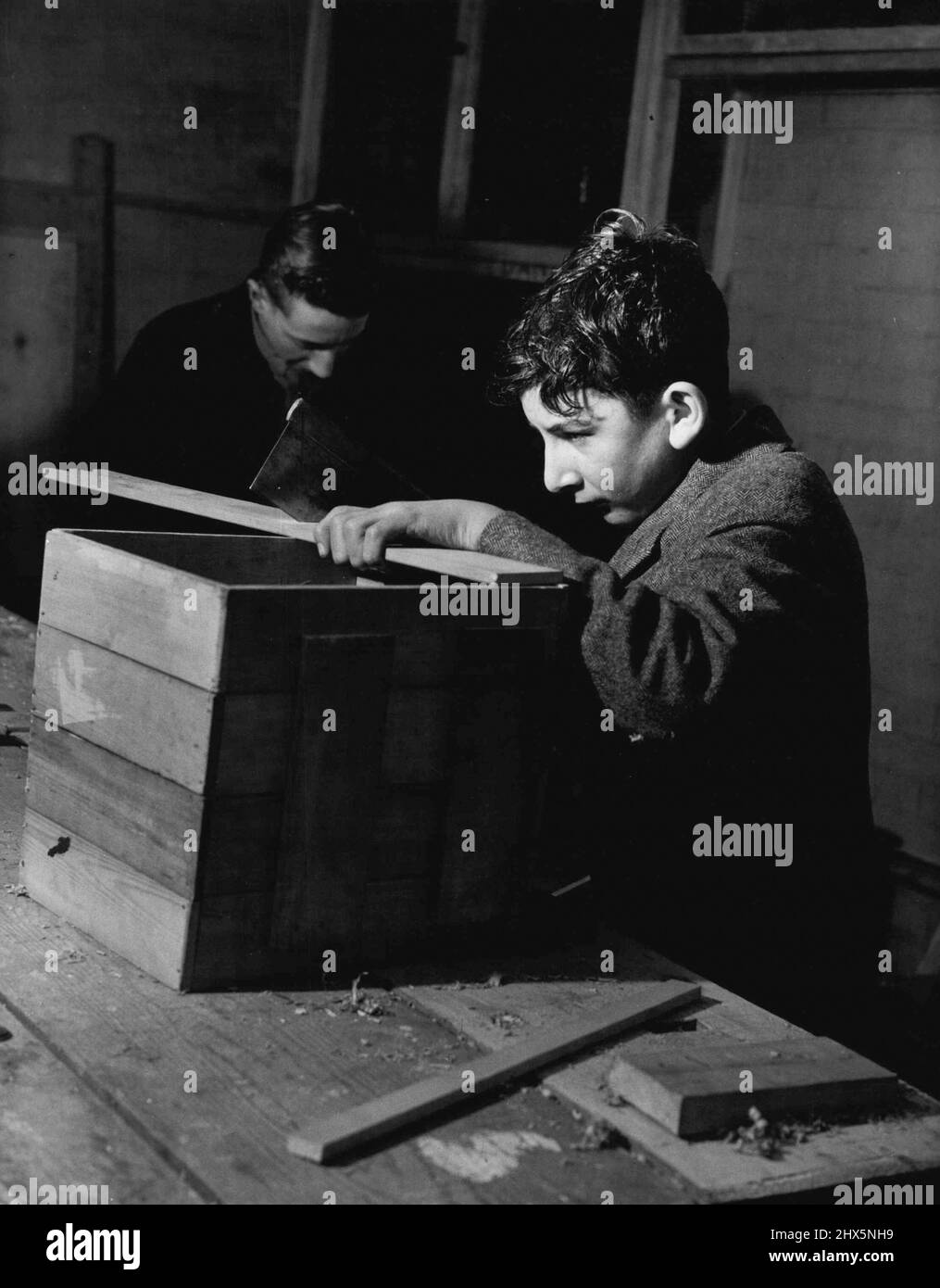 Holborn Youth Center -- der 14-jährige Stanley Kaye widmet seinem Job ...