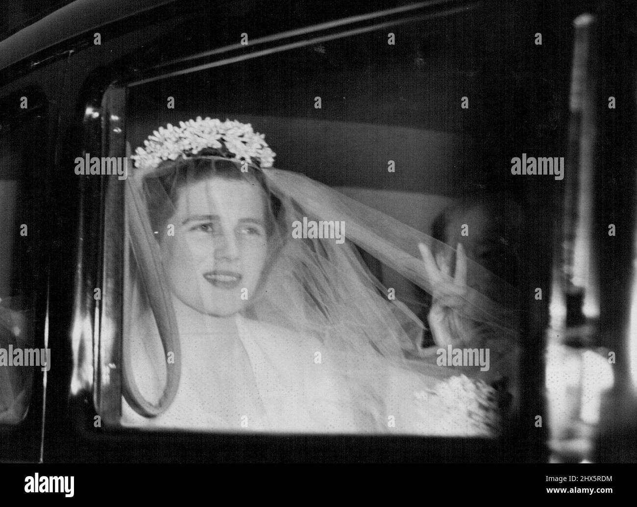 Mary Churchill Weds: Churchill macht V-Zeichen -- als Miss Mary ...