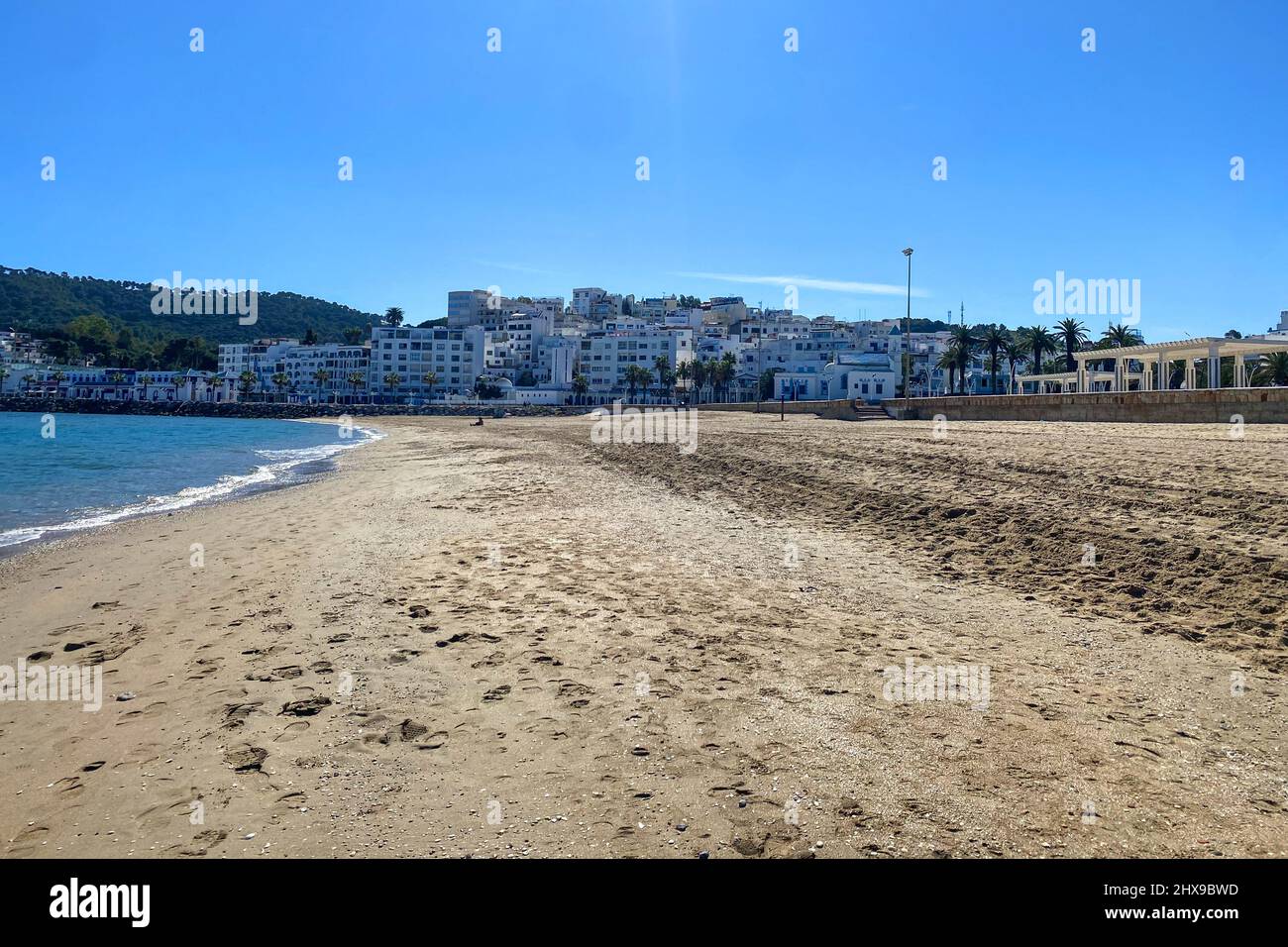 Hauptstrand von MDiq (Rincon). Weiße Häuser. Corniche. Tetouan. Marokko ...