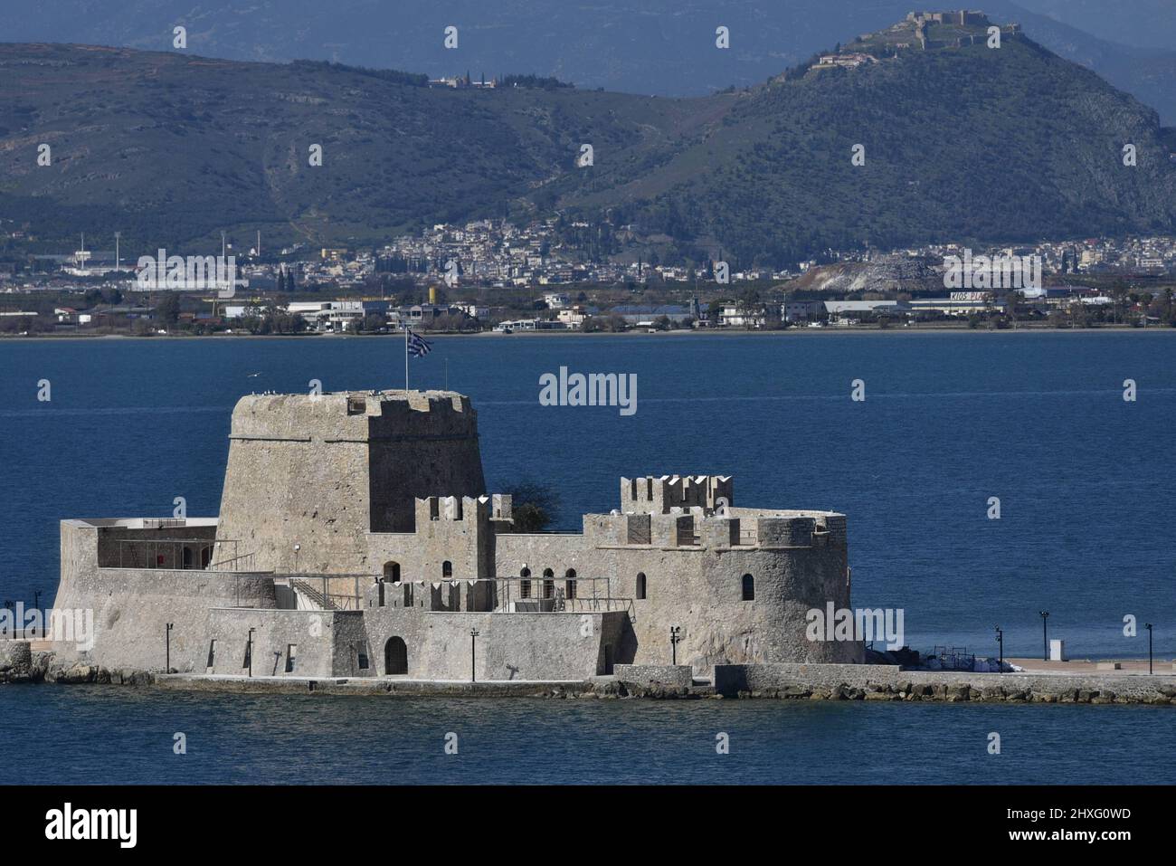 Landschaft mit Panoramablick auf Bourtzi, das venezianische Schloss im ...