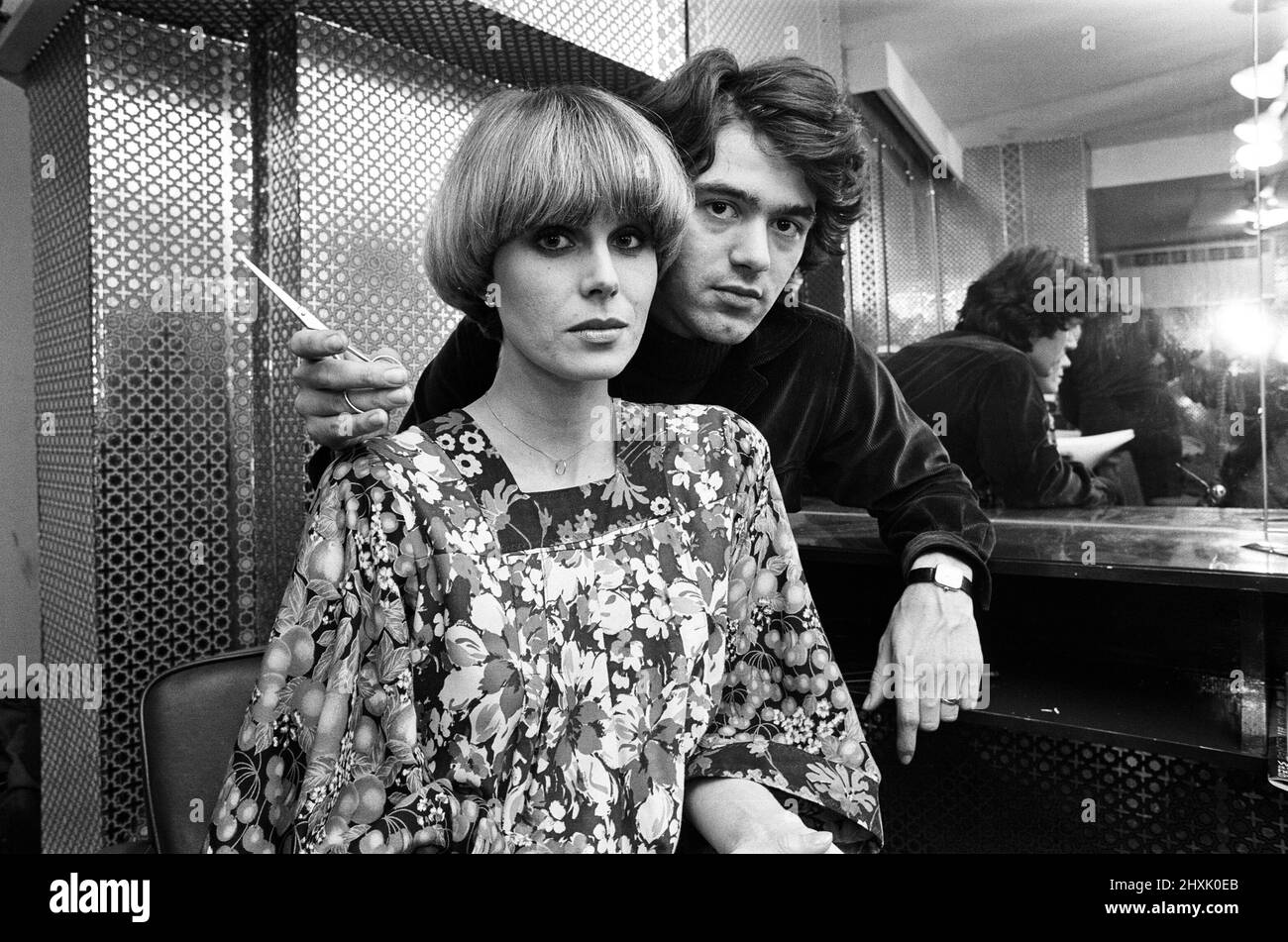 Joanna lumley as purdey -Fotos und -Bildmaterial in hoher Auflösung – Alamy