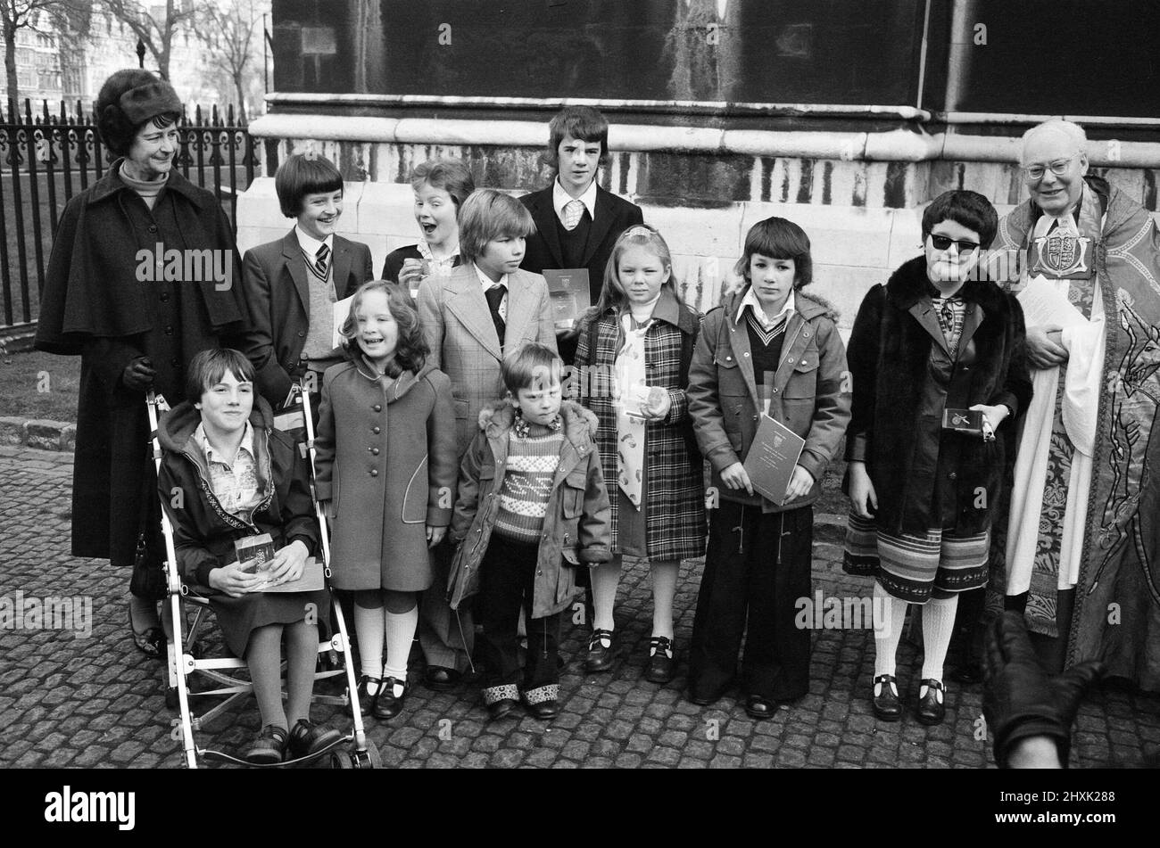 „Children of Courage“-Preise für Frauen. Zehn Kinder wurden von Frau ...