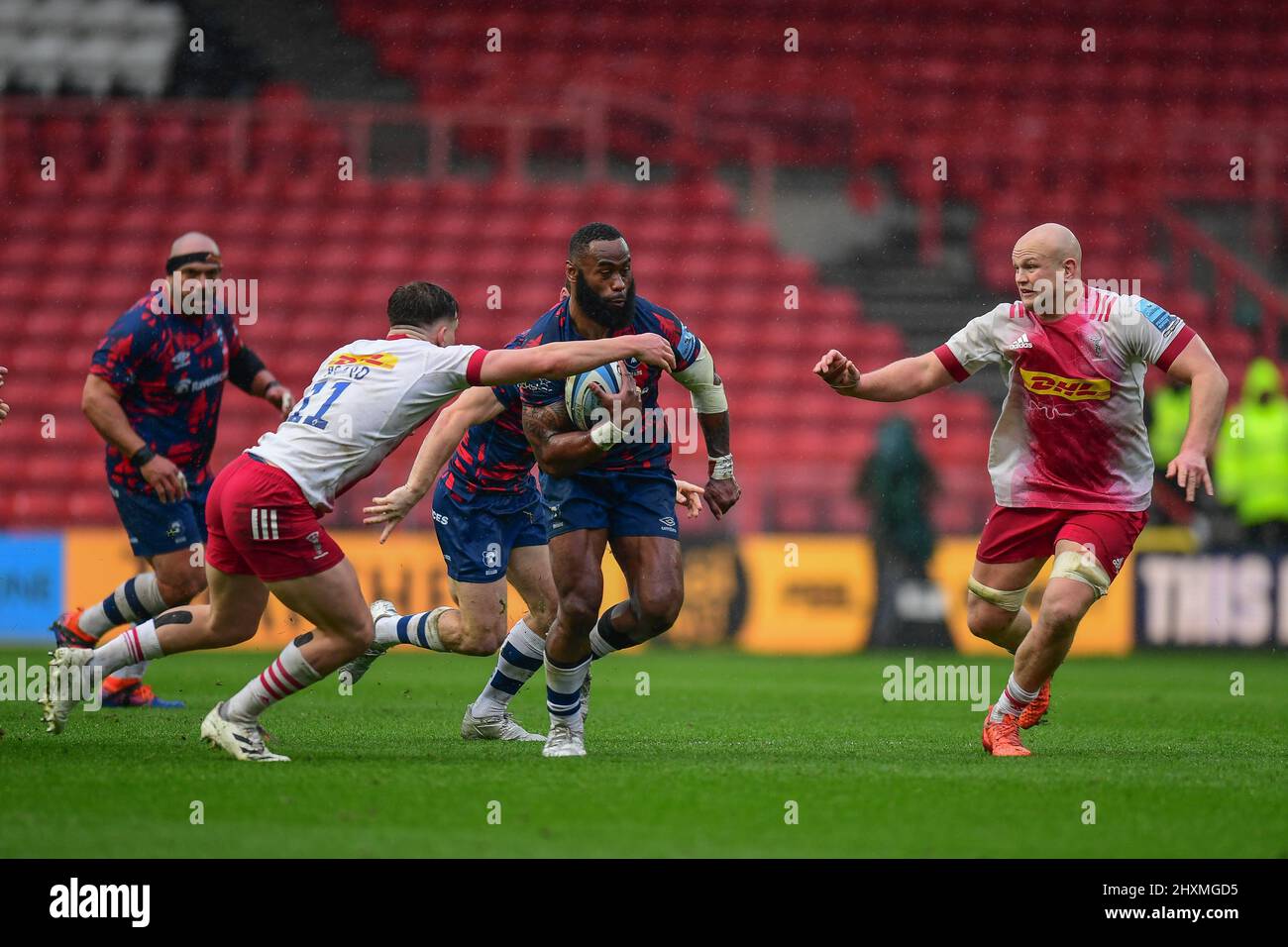 Semiradra of Rugby Bristol Bears, in Angriff genommen von Oscar Beard ...