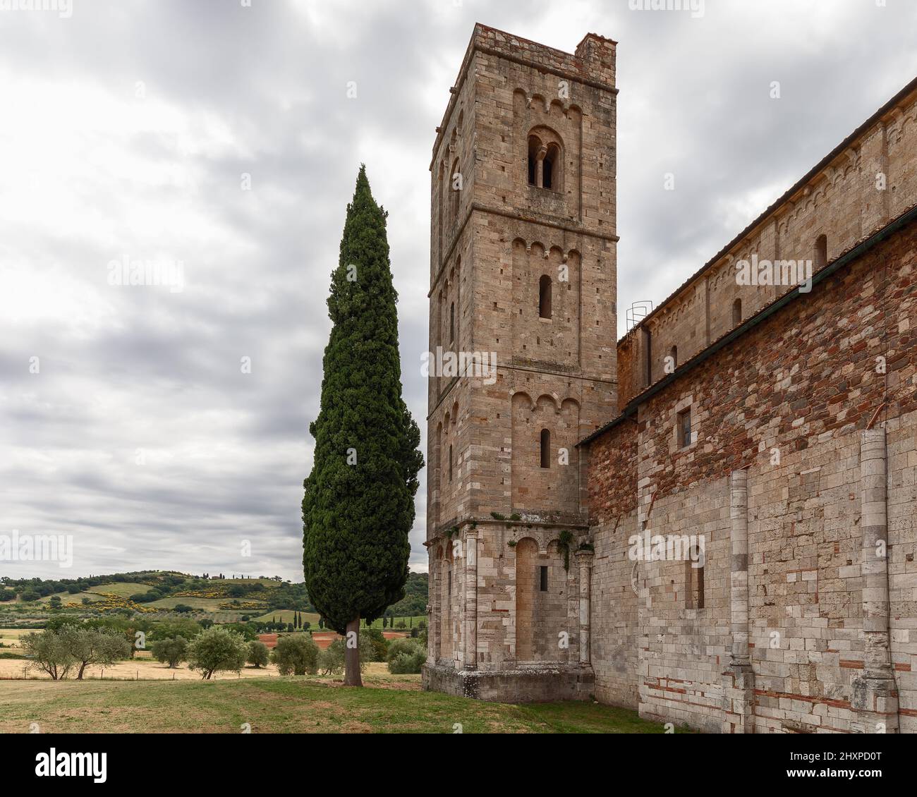 Vereinigung von alter Architektur und zeitloser Natur in der Abtei Sant ...