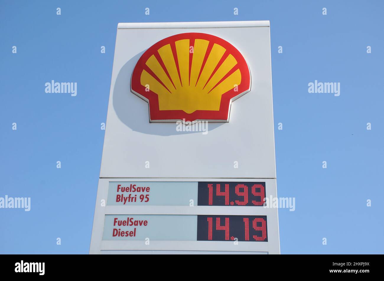 Benzin und benzin -Fotos und -Bildmaterial in hoher Auflösung – Alamy