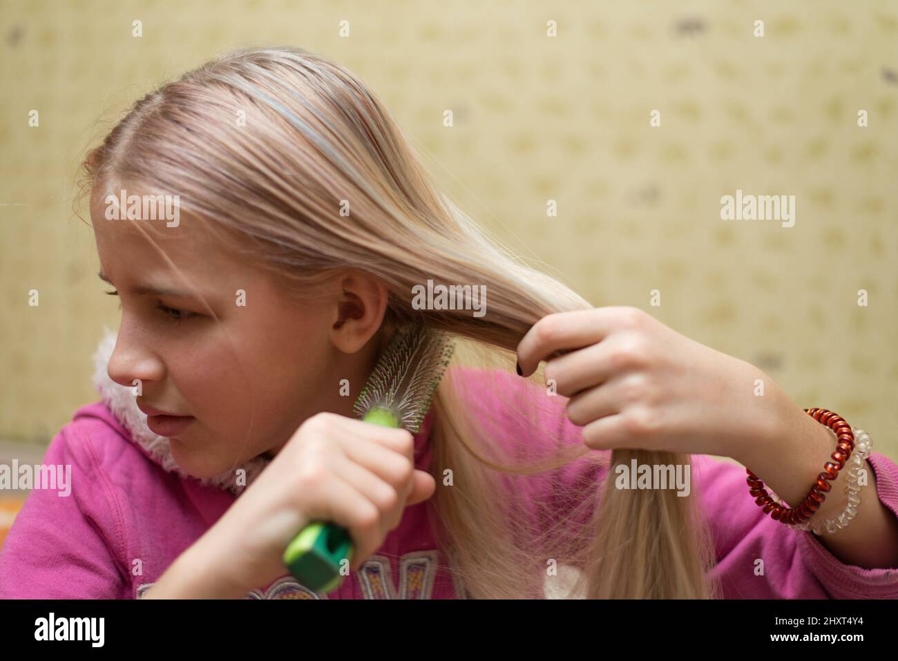 Shiny teen -Fotos und -Bildmaterial in hoher Auflösung – Alamy