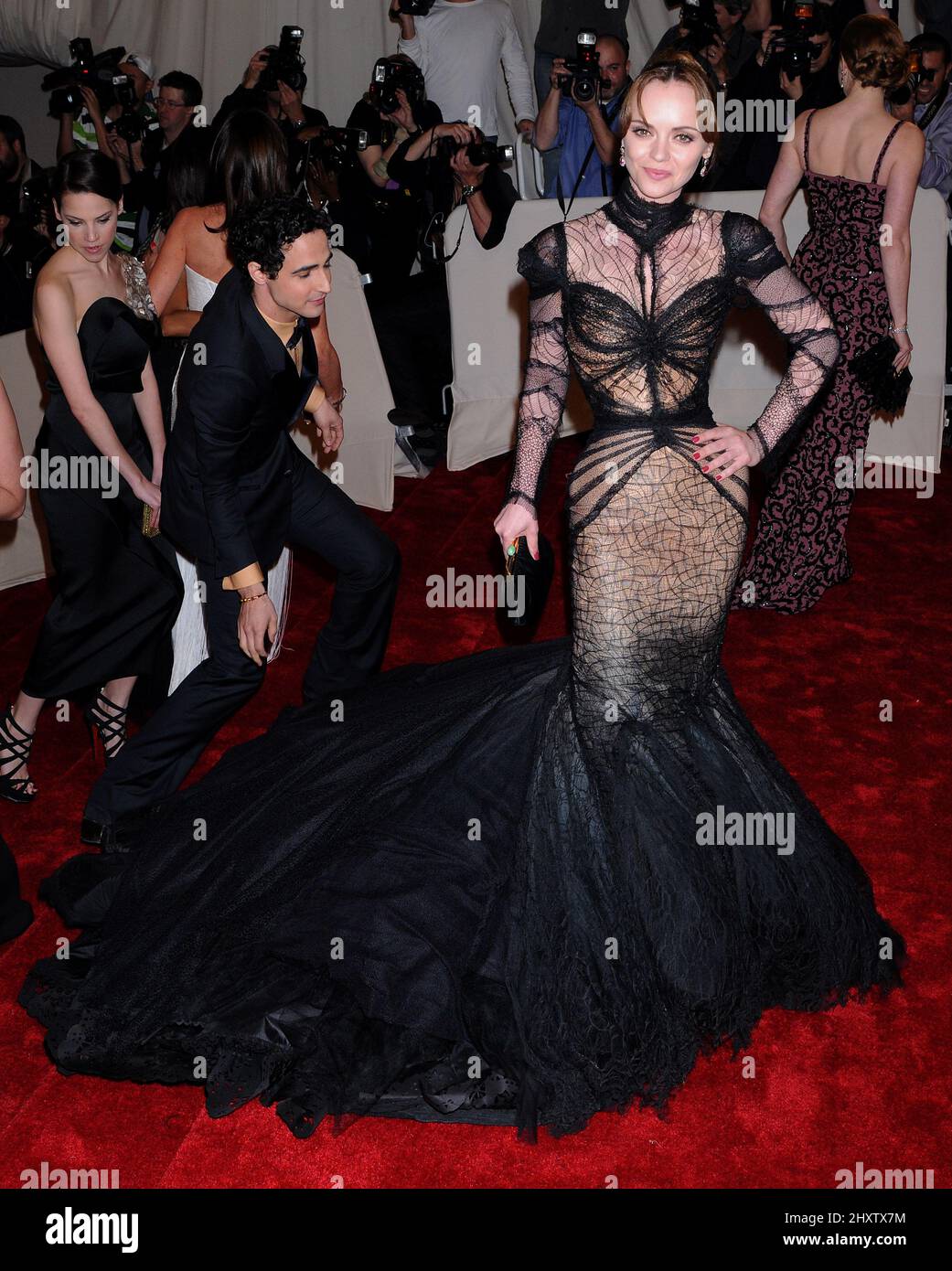 Christina ricci alexander mcqueen -Fotos und -Bildmaterial in hoher ...